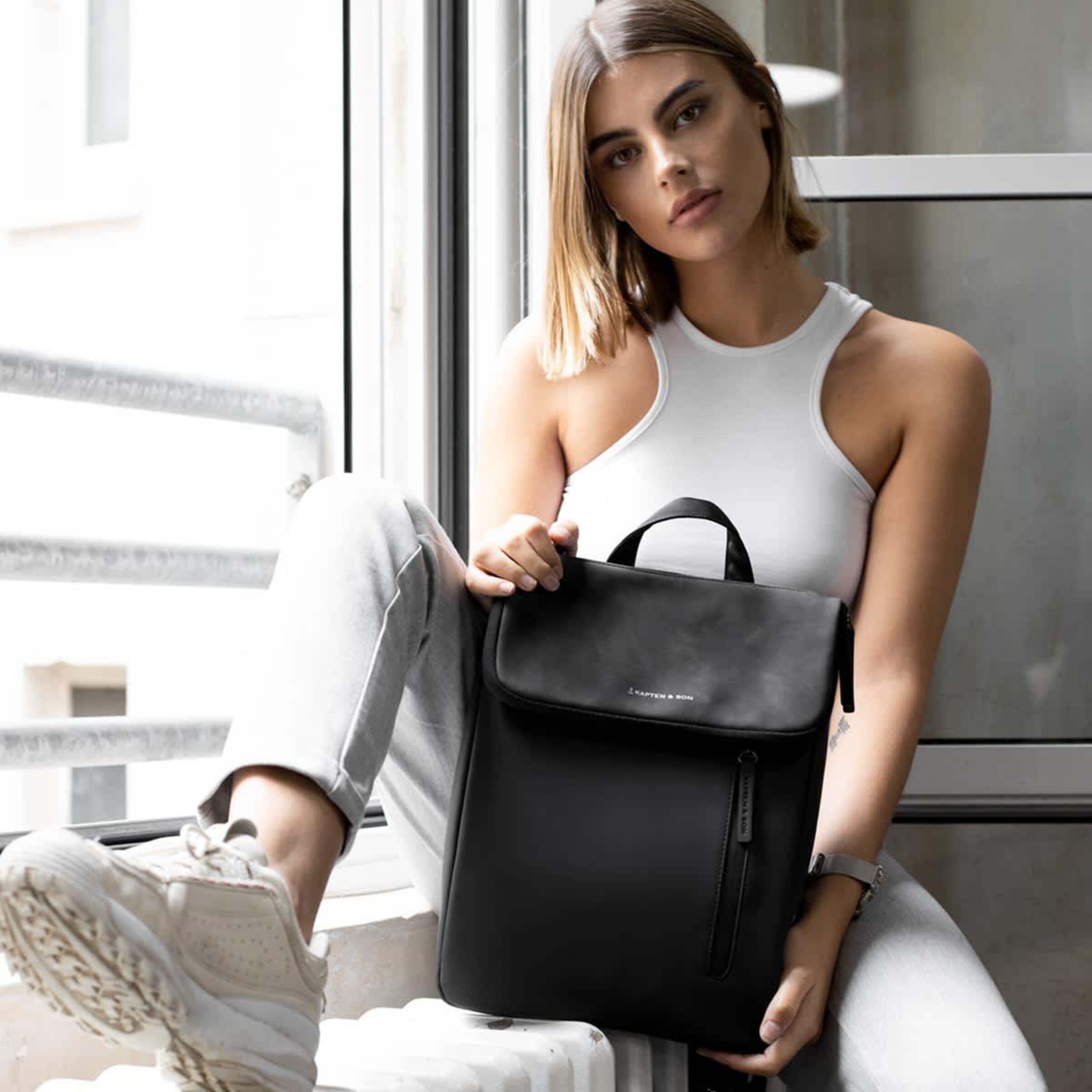 Vallen All Black - Backpacks | Kapten & Son